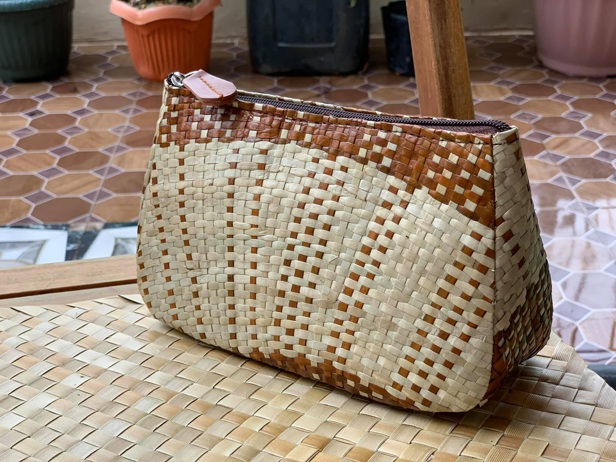 Mixed color sabutan cosmetics bags